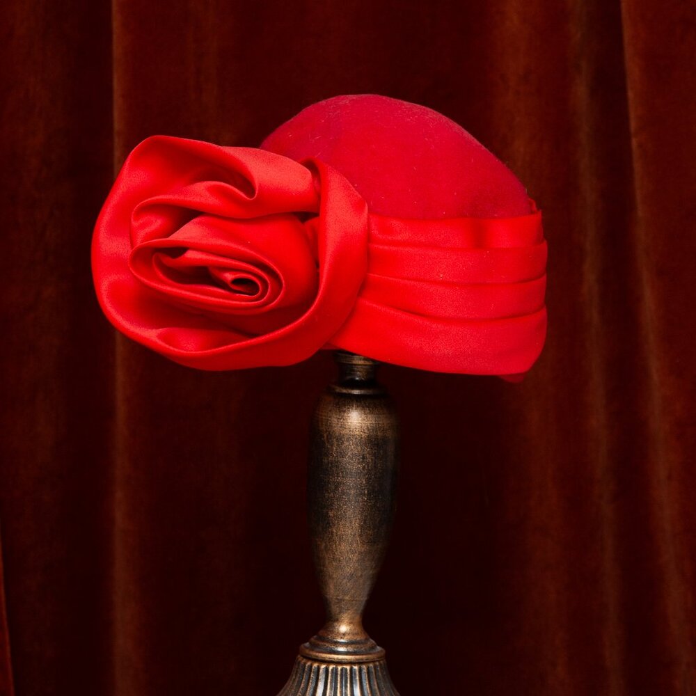 1950s Mr. John Red Vintage Beret Capulet Hat With Lar… - Gem